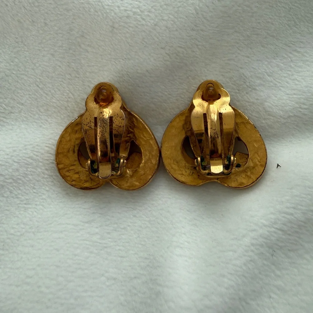CHANEL | Jewelry | Vintage Chanel Cc Logo Gold Tone Clipon Earrings ...